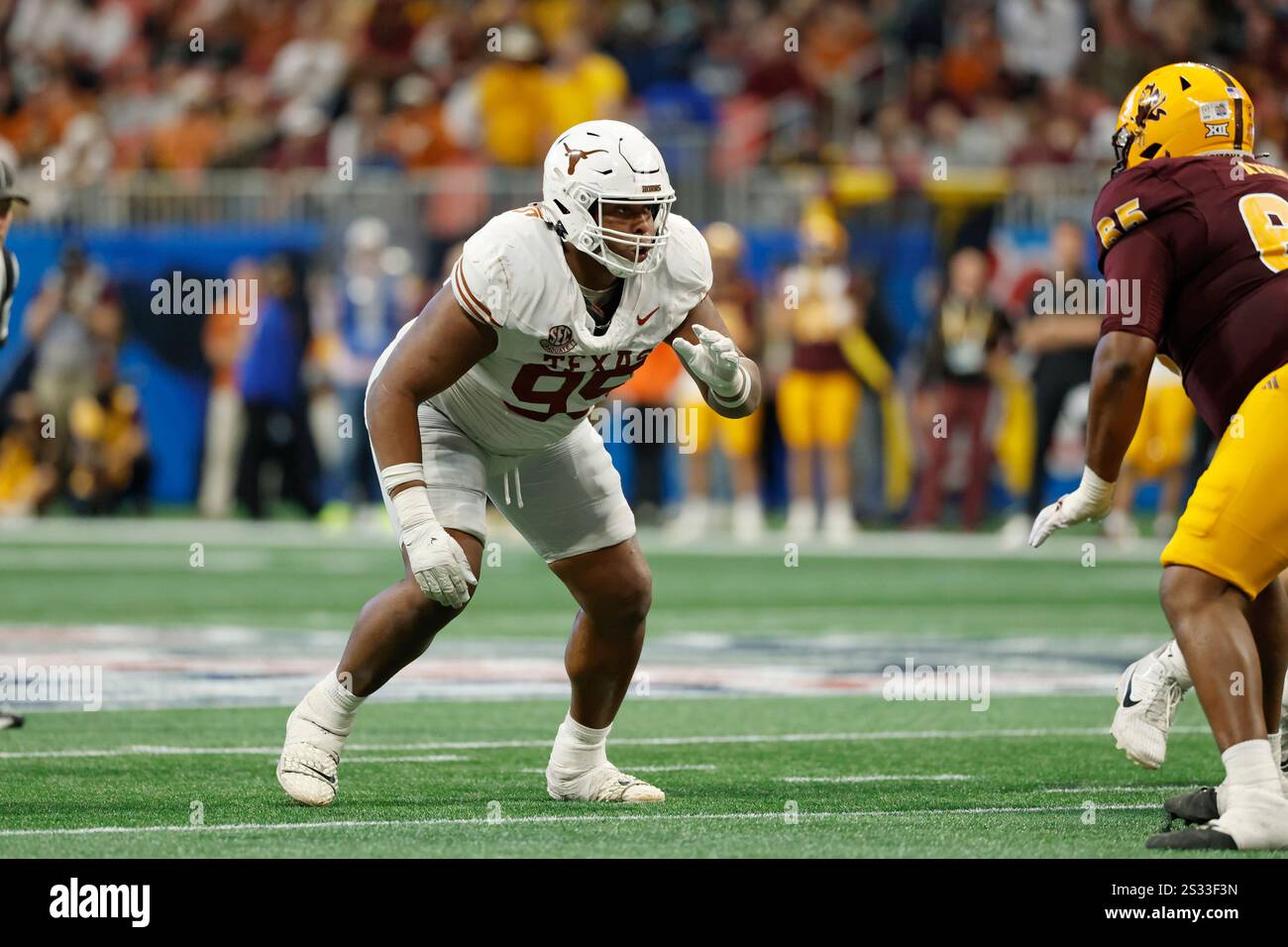 ATLANTA, GA - JANUARY 01: Defensive Lineman Alfred Collins #95 of the ...