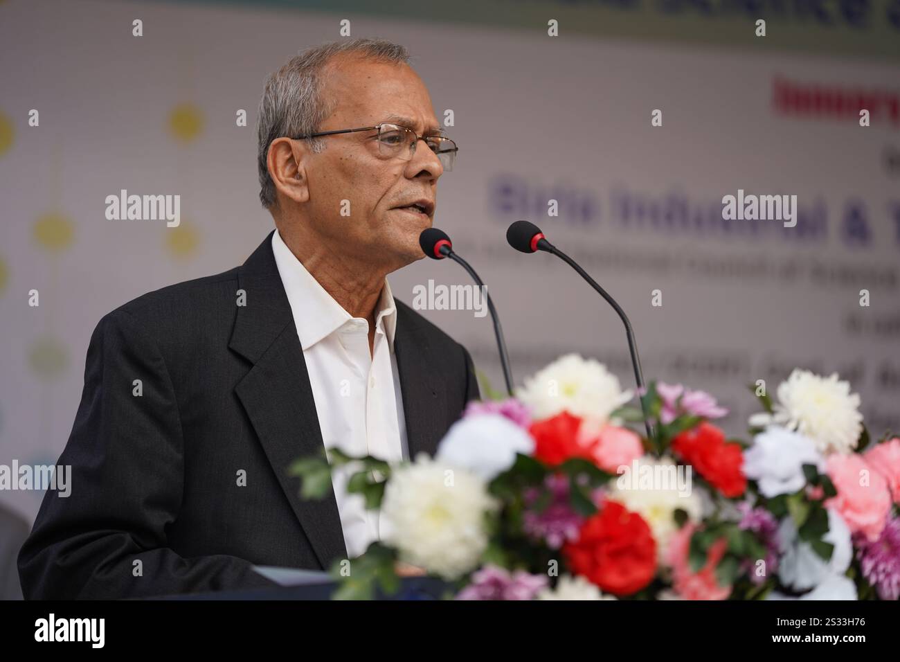 Dr. Suprakash Chandra Roy, noted scientist delivering his address ...