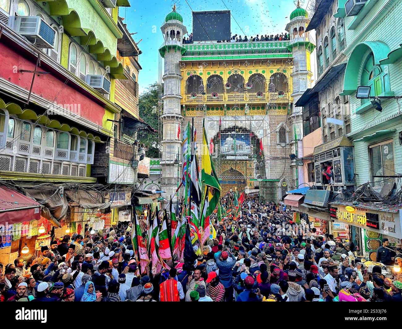 Ajmer, India. 06th Jan, 2025. Ajmer Dargah during 813the annual Urs in ...