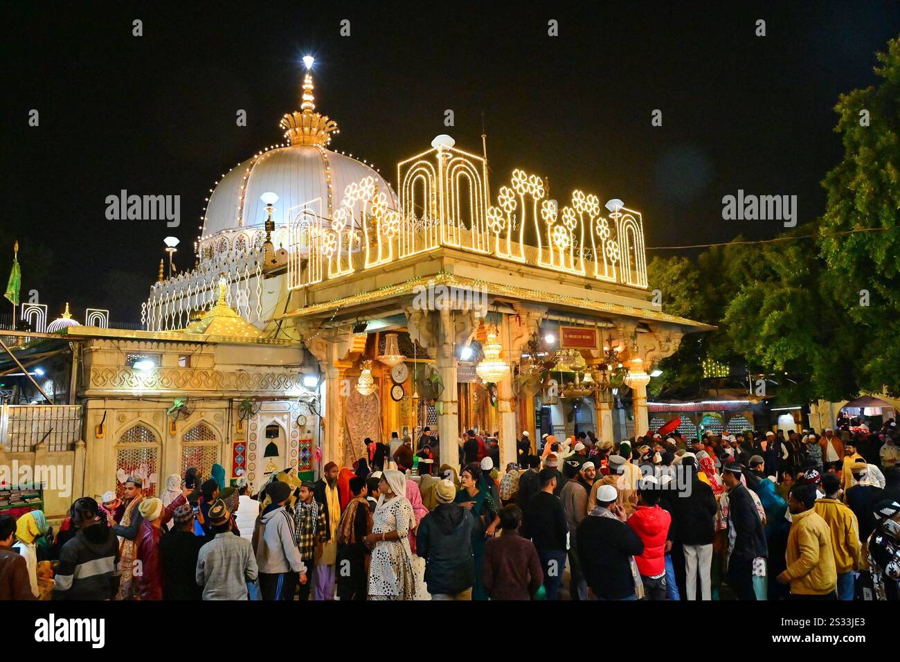 Ajmer, India. 06th Jan, 2025. Ajmer Dargah during 813the annual Urs in ...