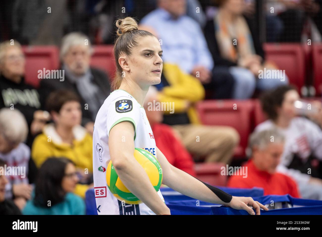 Julia Nowicka (BKS BOSTIK ZGO Bielsko-Biala, #02) - konzentrierter ...