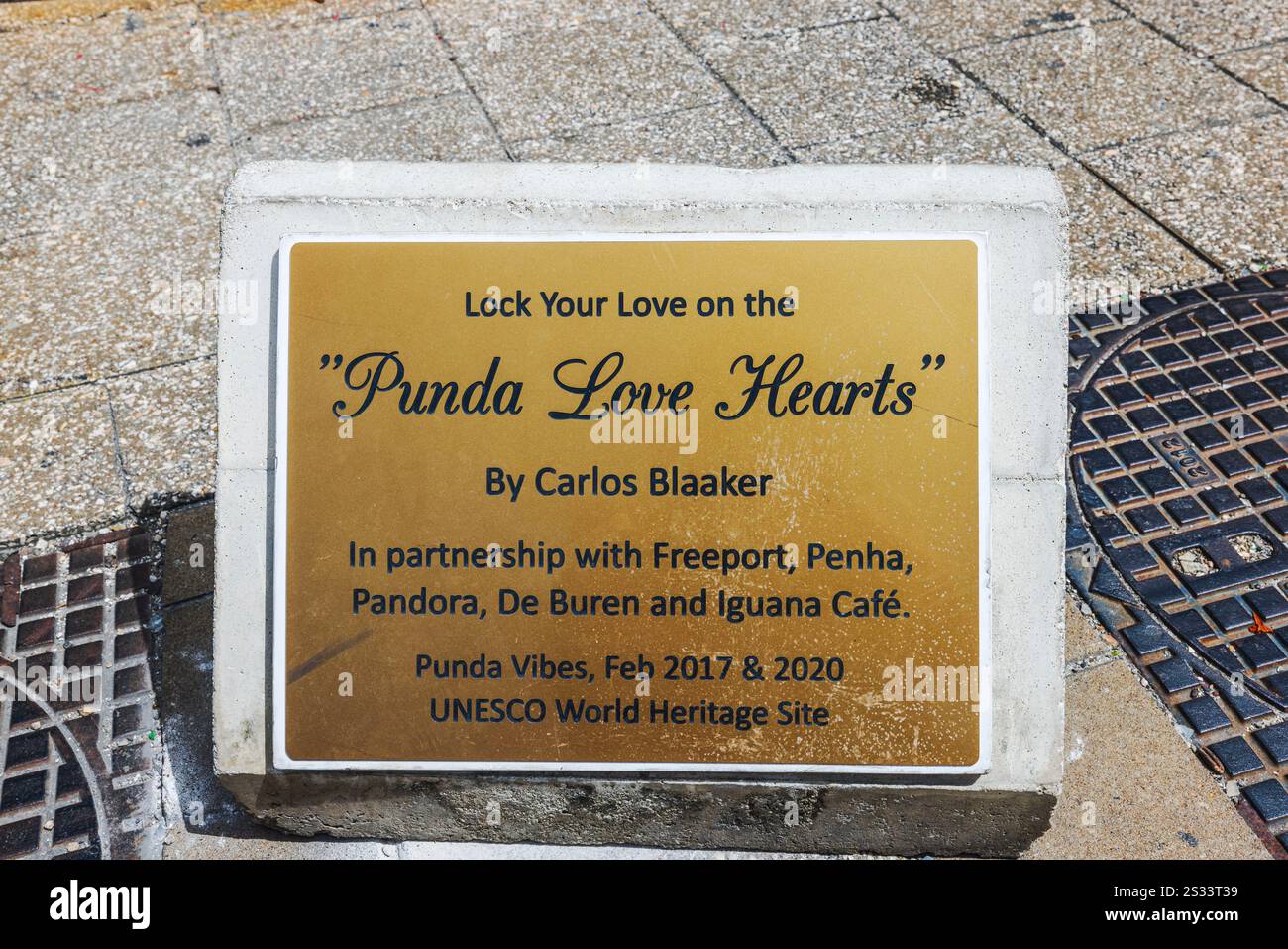 Golden plaque commemorating the "Punda Love Hearts" installation by ...