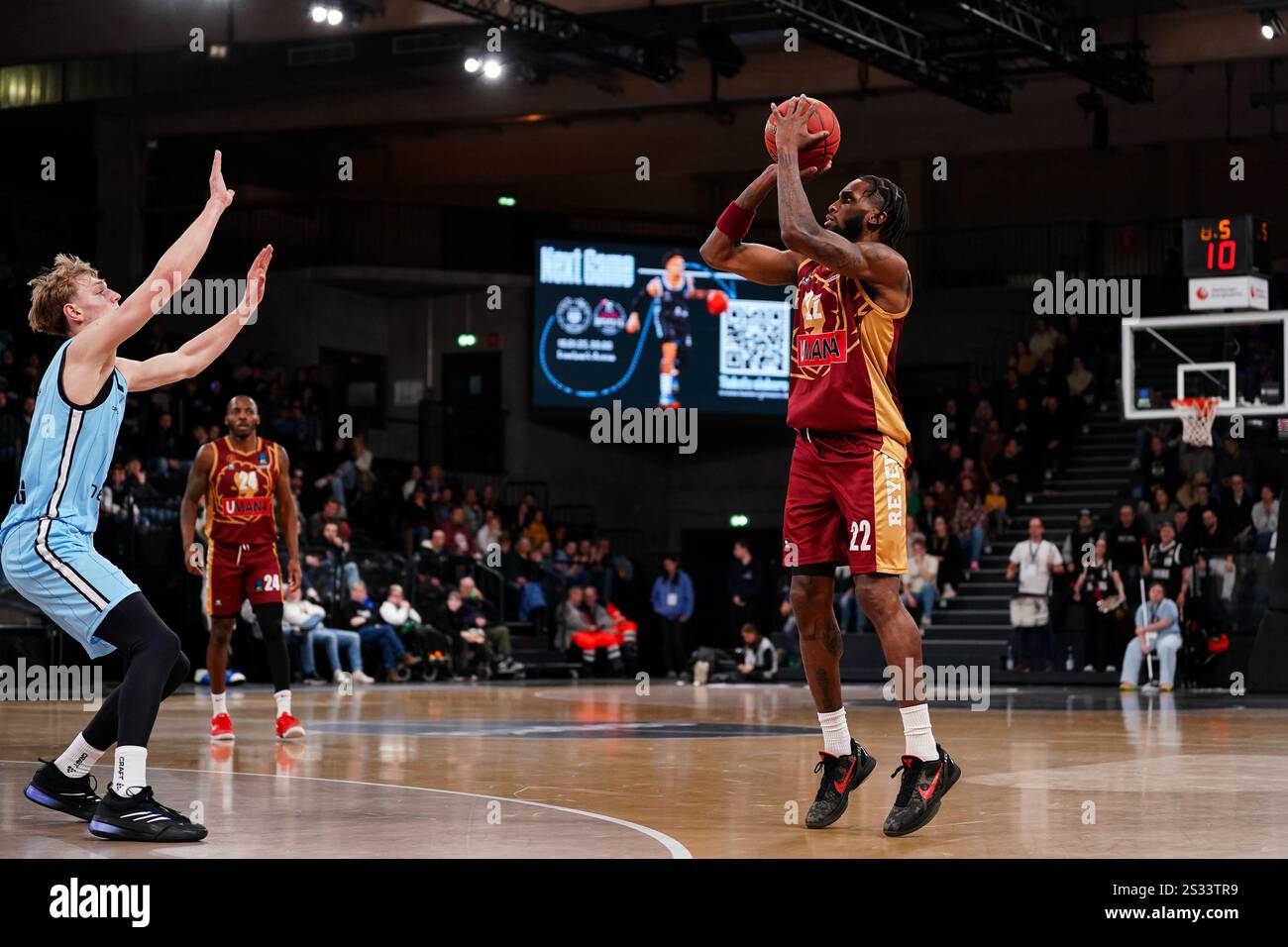 Jordan Parks (Umana Reyer Venice, #22) beim Wurf, GER, Veolia Towers ...