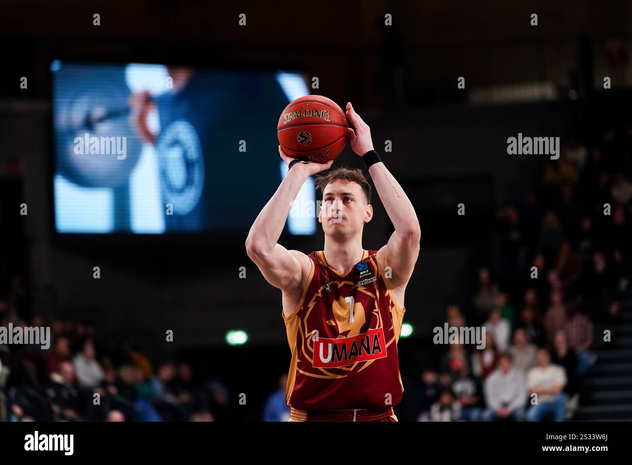 Davide Casarin (Umana Reyer Venice, #07) beim Freiwurf, Einzelbild, Einzelfoto, Portrait ...
