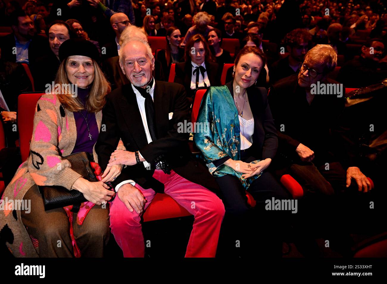08 January 2025, Bavaria, Munich: Actors Sepp Schauer (2nd from left ...