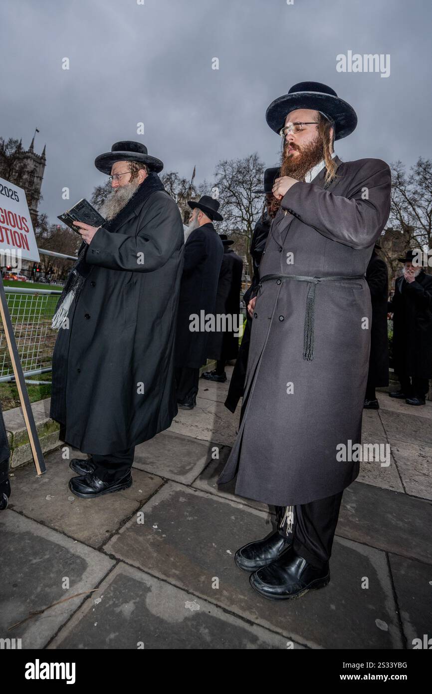 London, UK. 08th Jan, 2025. Orthodox Jewish Elders seen praying outside ...