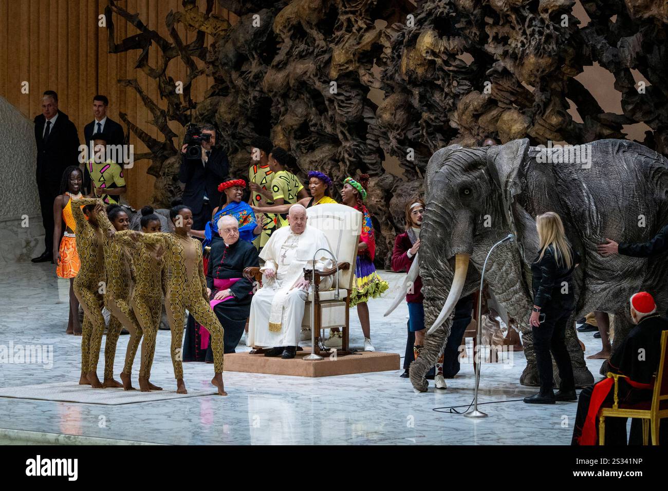 Vatican City, Vatican. 08th Jan, 2025. The artists of the African ...
