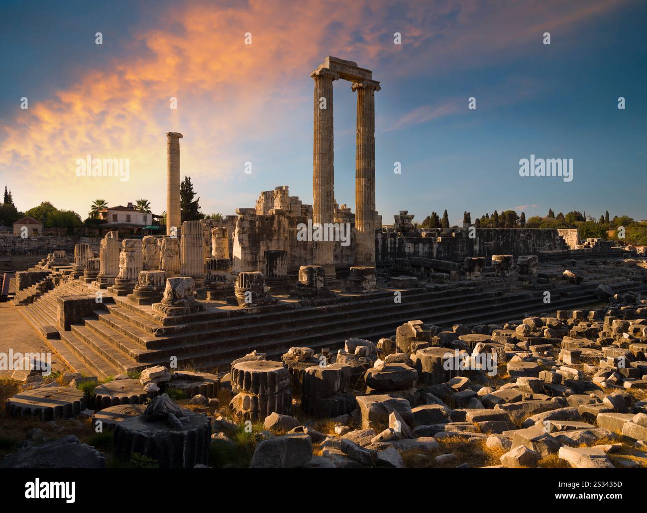 The temple of Apollo in Didyma. Didyma is an important temple of Apollo ...