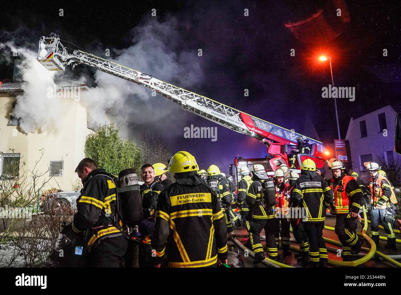 Drei Verletzte bei Hausbrand in Worfelden - 08.01.2025 Büttelborn ...