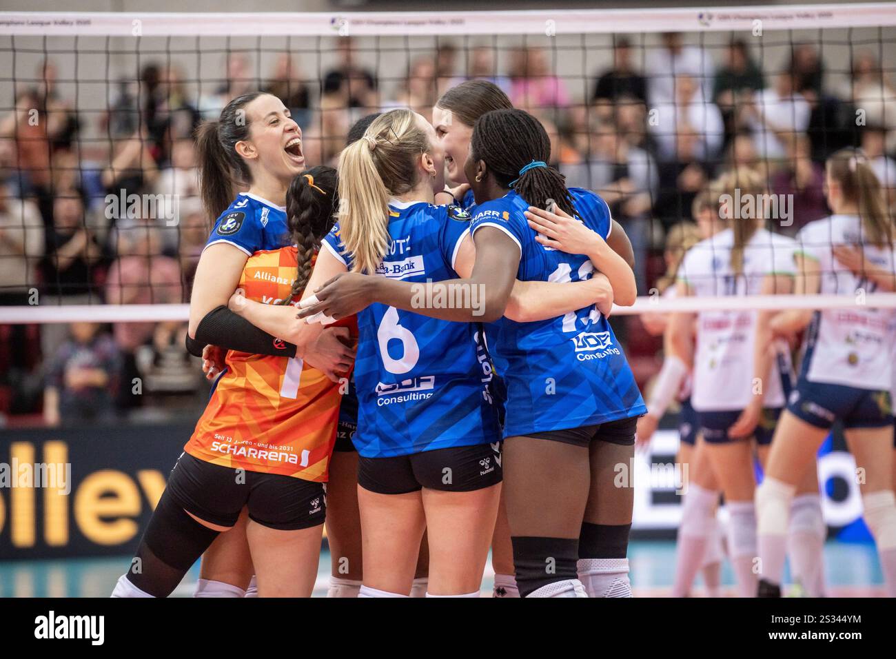 Stuttgart, Deutschland. 08th Jan, 2025. Maria Segura Pallares (Allianz ...