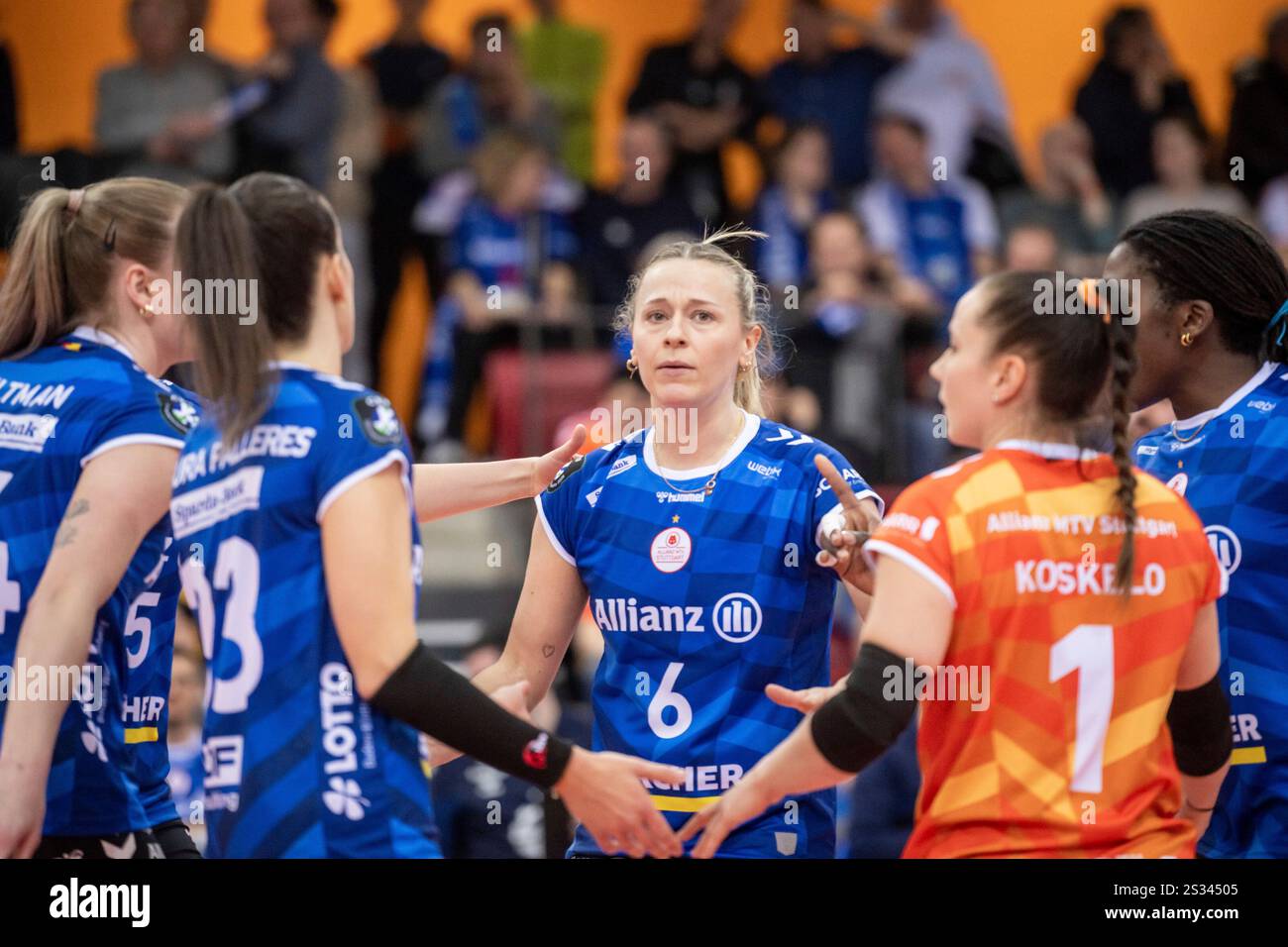 Stuttgart, Deutschland. 08th Jan, 2025. Antonia Stautz (Allianz MTV ...