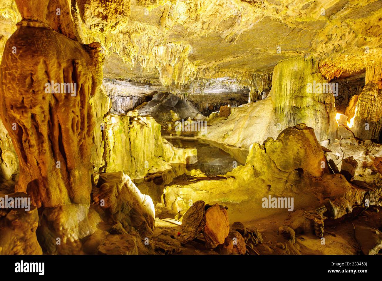 Indian Echo Caverns limestone cave with underground pond in Middletown ...