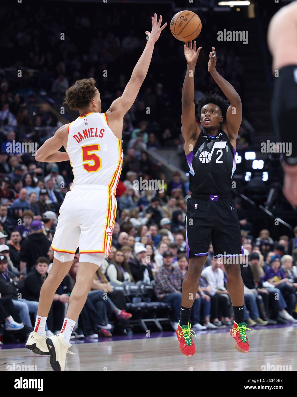 Utah Jazz guard Collin Sexton (2) shoots against Atlanta Hawks guard ...