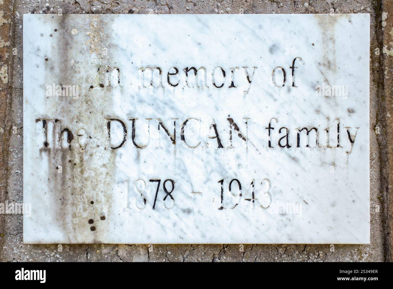 Memorial stone In Memory of The Duncan Family 1878-1943 Stock Photo - Alamy