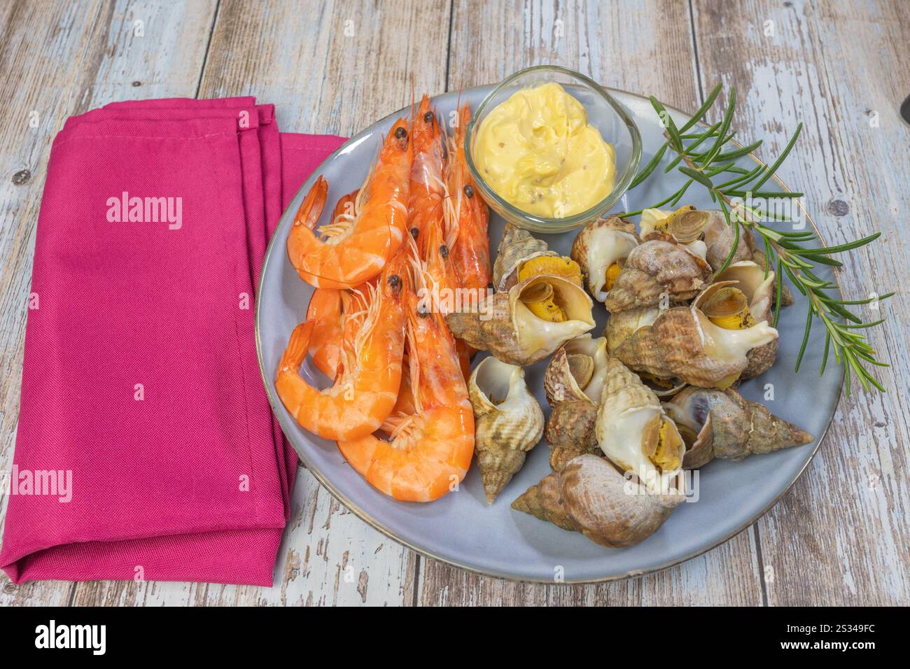 Shrimp and whelks hi-res stock photography and images - Alamy