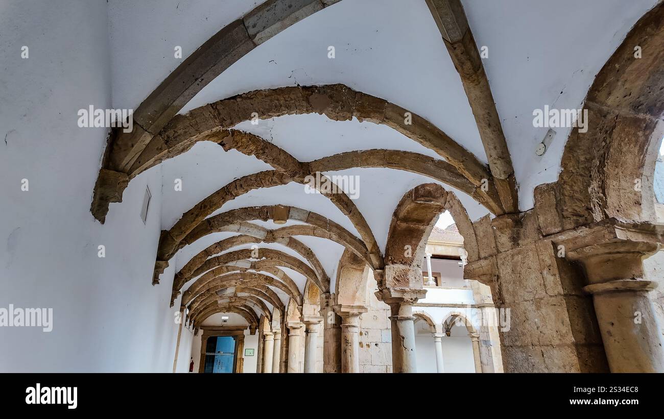 Faro Municipal Museum, housed in a 16th-century convent, showcases ...