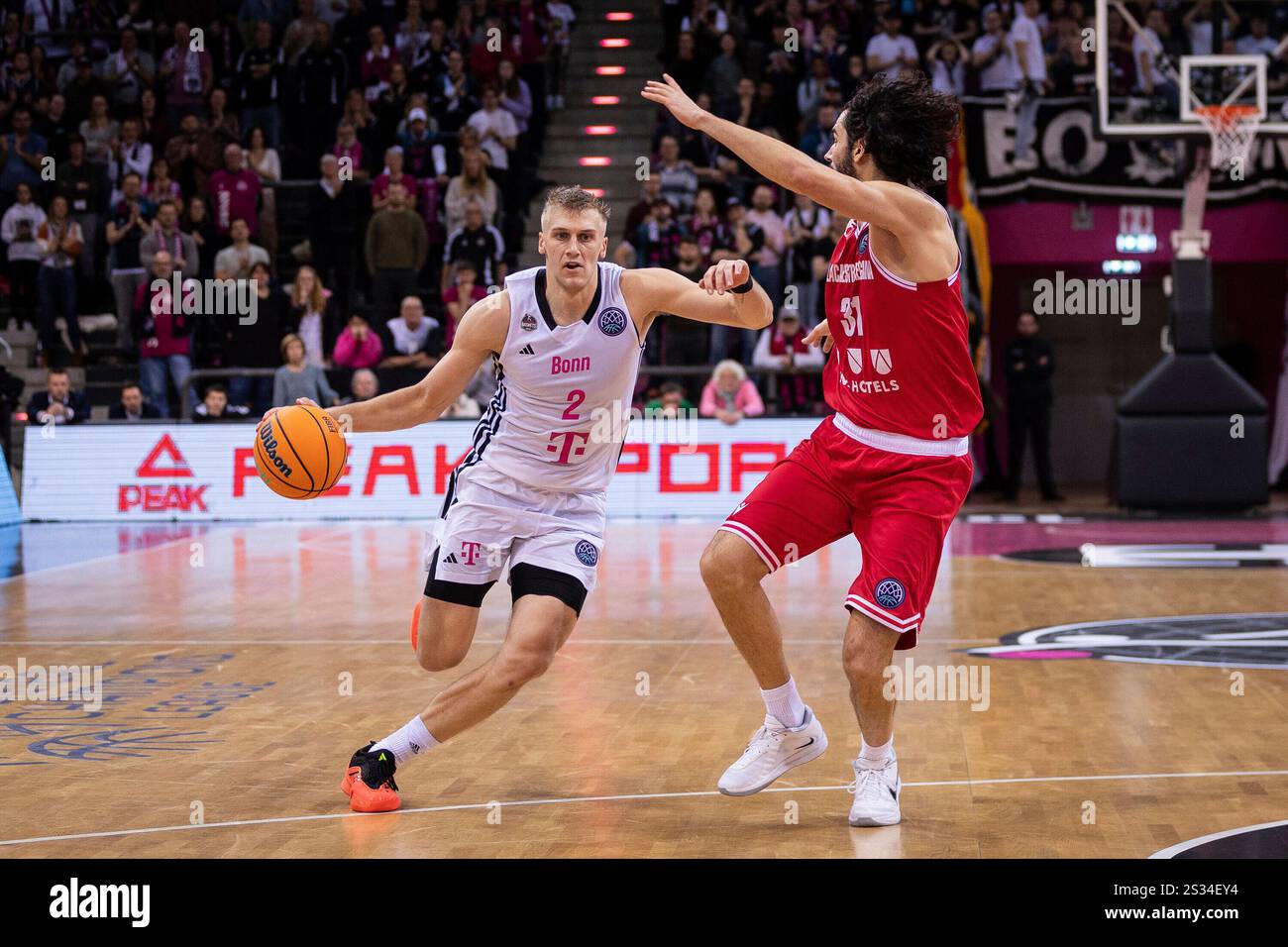 Bonn, Deutschland. 08th Jan, 2025. Sam Griesel (Telekom Baskets Bonn #2 ...