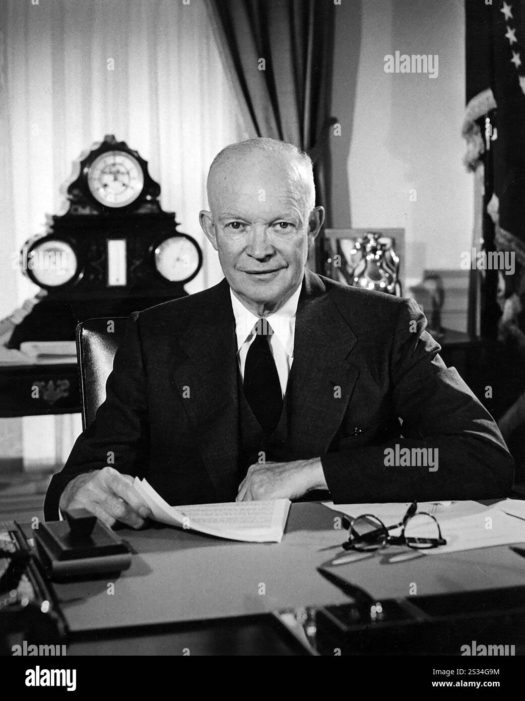 U.S. President Dwight D. Eisenhower seated at his desk, White House ...