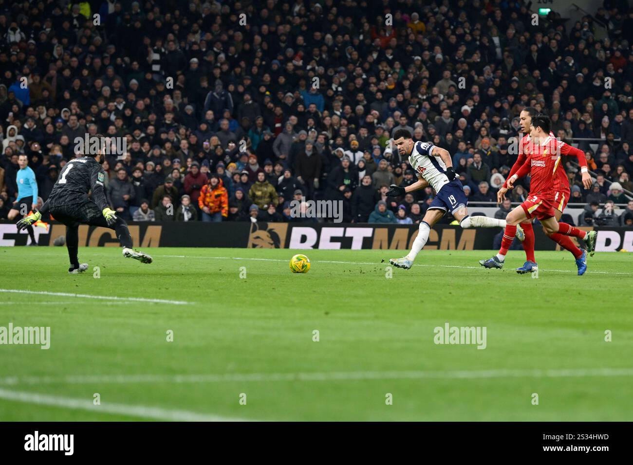 London, UK. 8th Jan, 2025. NO Goal Dominic Solanke of Tottenham Hotspur ...