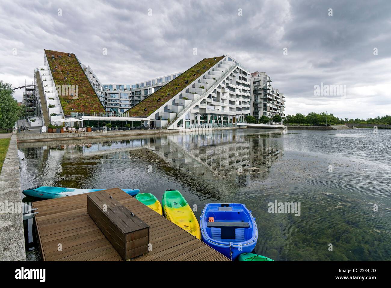 8-House, BIG House, 8-tallet, modern architecture, architect Barke ...
