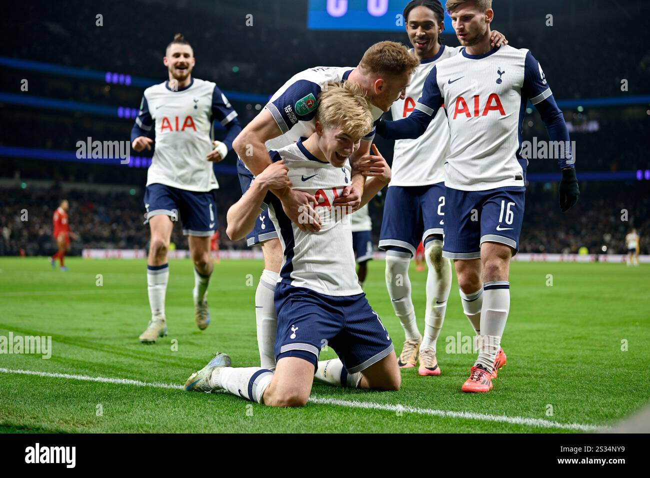 London, UK. 8th Jan, 2025. GOAL Lucas Bergvall of Tottenham Hotspur ...