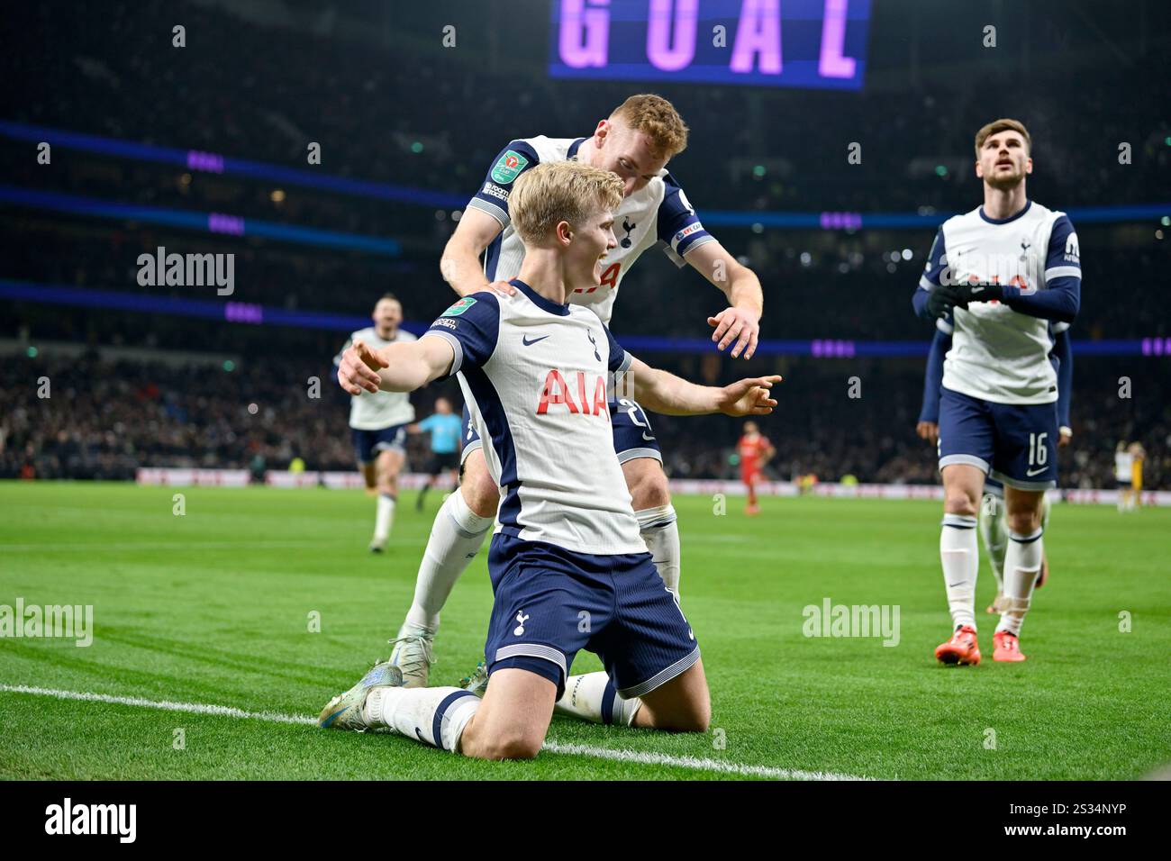 London, UK. 8th Jan, 2025. GOAL Lucas Bergvall of Tottenham Hotspur ...