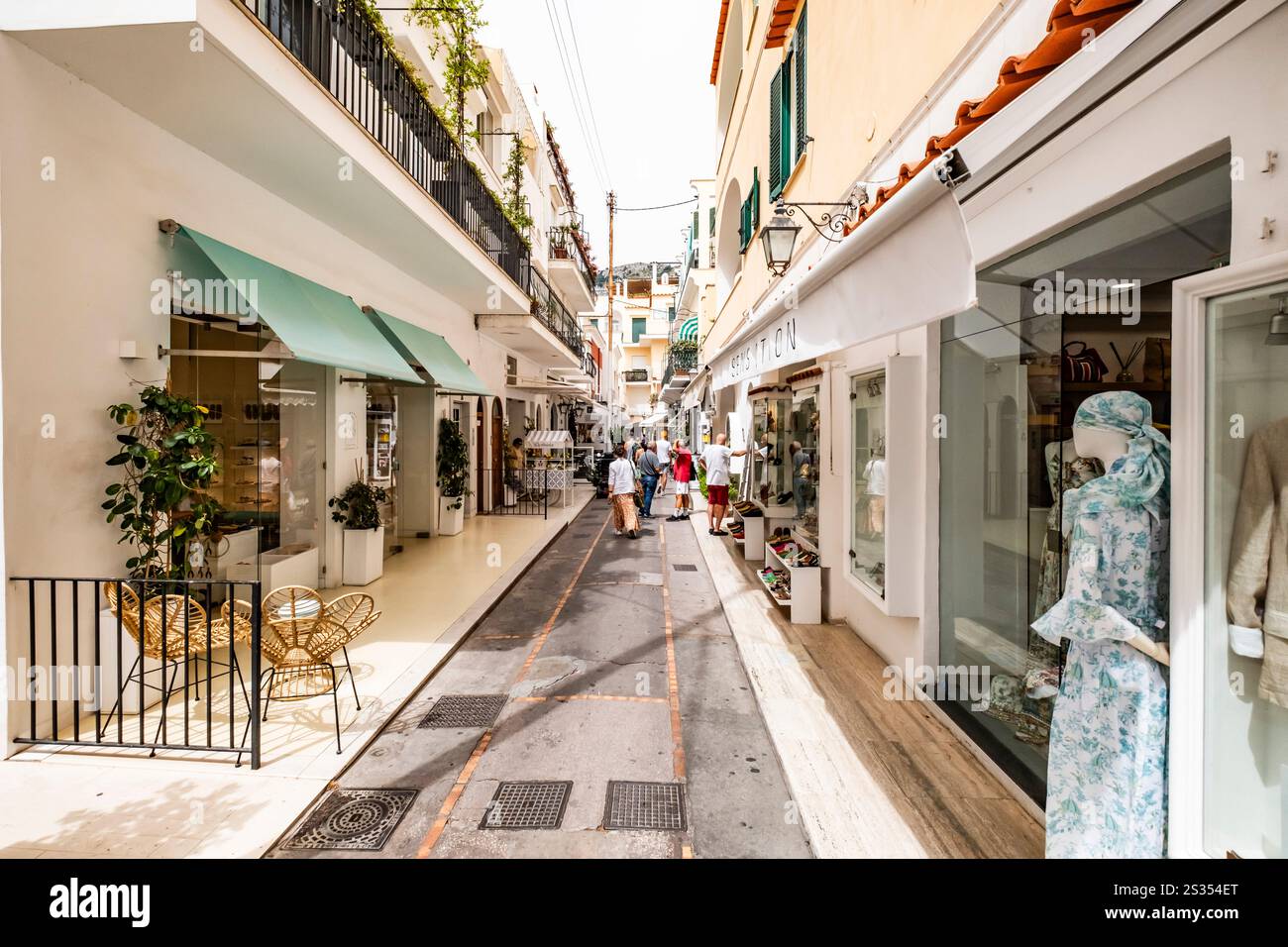 Shops and boutiques in the streets of Capri, Capri, Gulf of Naples ...