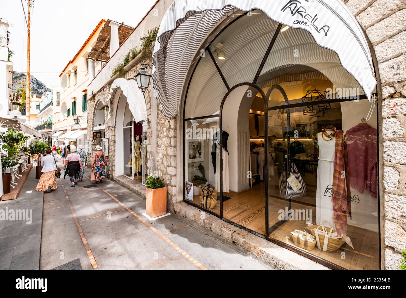 Shops and boutiques in the streets of Capri, Capri, Gulf of Naples ...