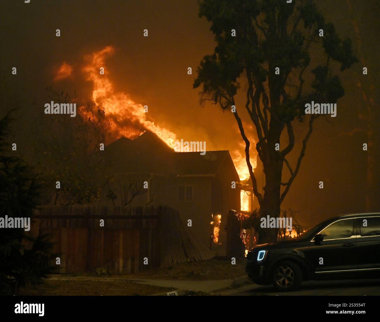 Los Angeles, United States. 08th Jan, 2025. One of a thousand ...