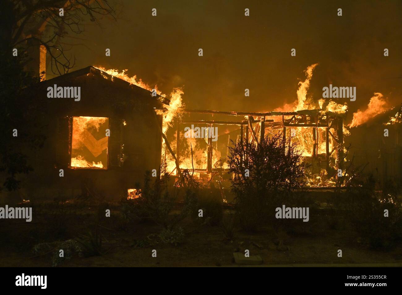 Los Angeles, United States. 08th Jan, 2025. One of a thousand ...