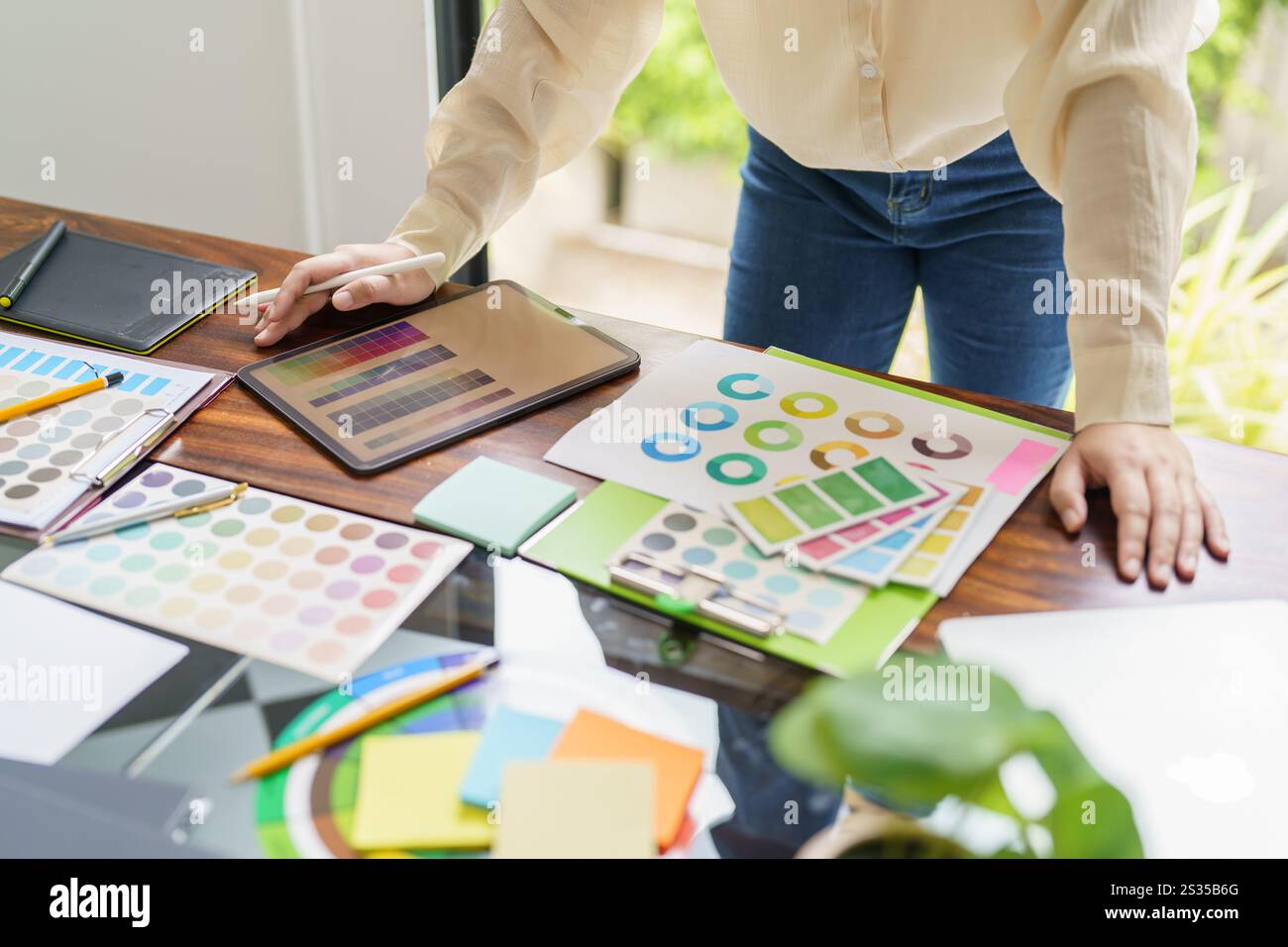 Creative idea Business female Artist Creative Designer sketch graphic ...