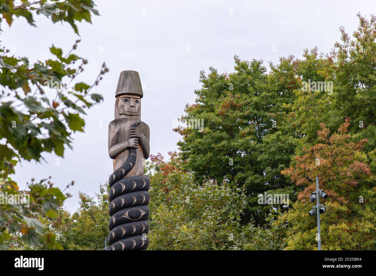 Totem pole on ubc campus hi-res stock photography and images - Alamy