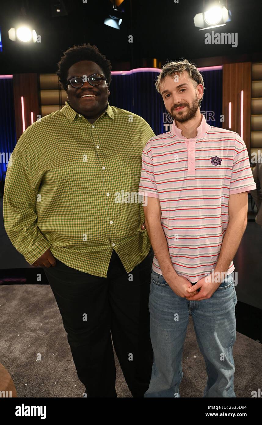 Das Duo Blumengarten Sänger Rayan Djima und Produzent Sammy Eickmann, l ...