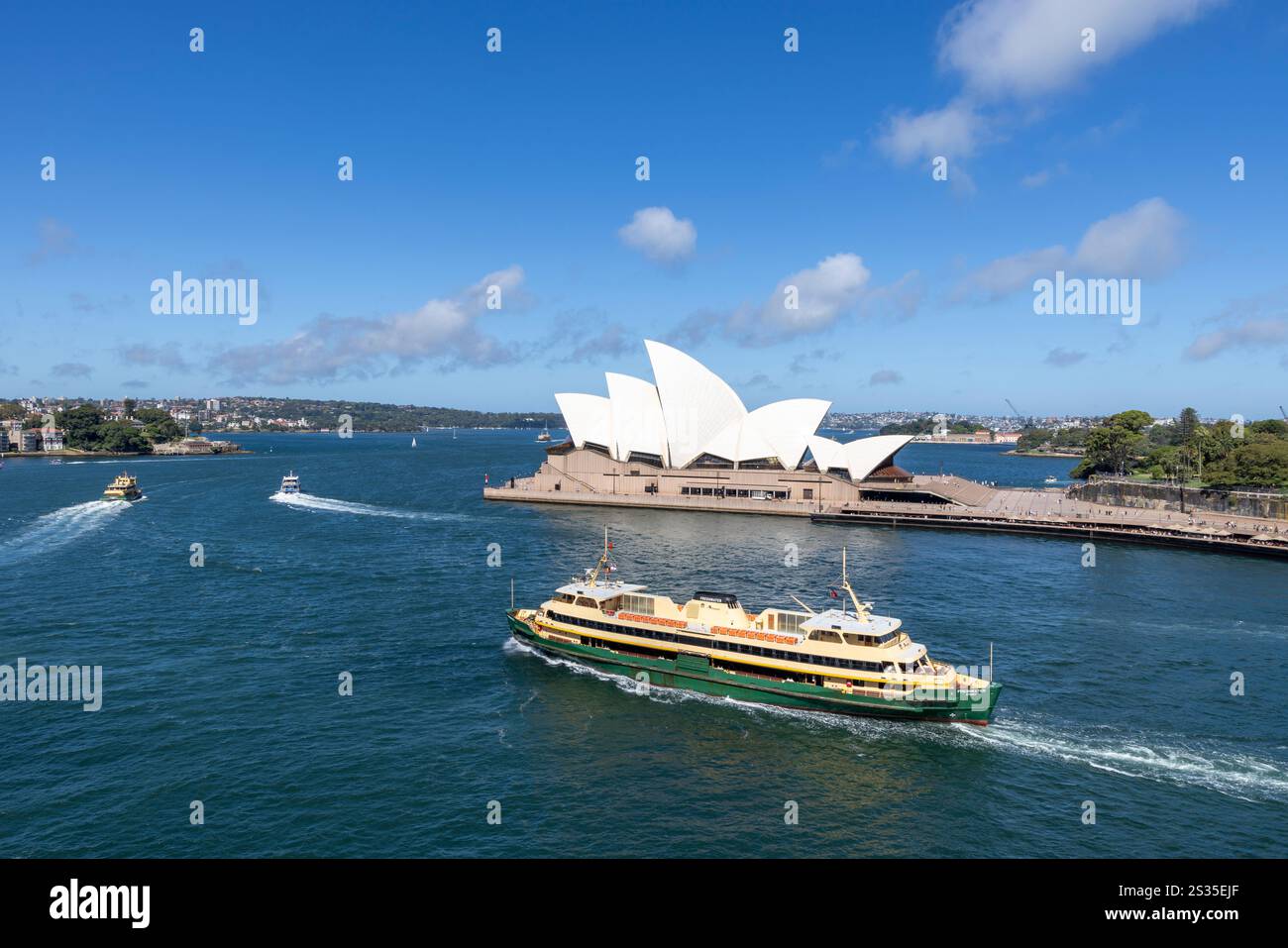 Sydney harbor view with Manly to Circular Quay ferry passing the Sydney ...