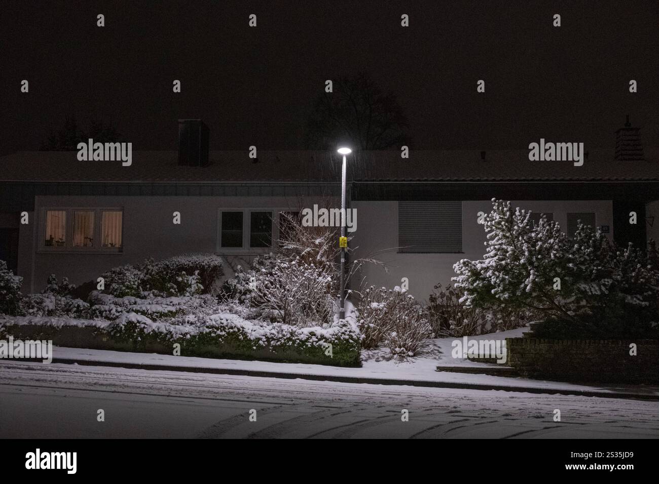 Dichter Schneefall in Aachen am 8. Januar 2025. GERMANY - AACHEN - SNOW ...