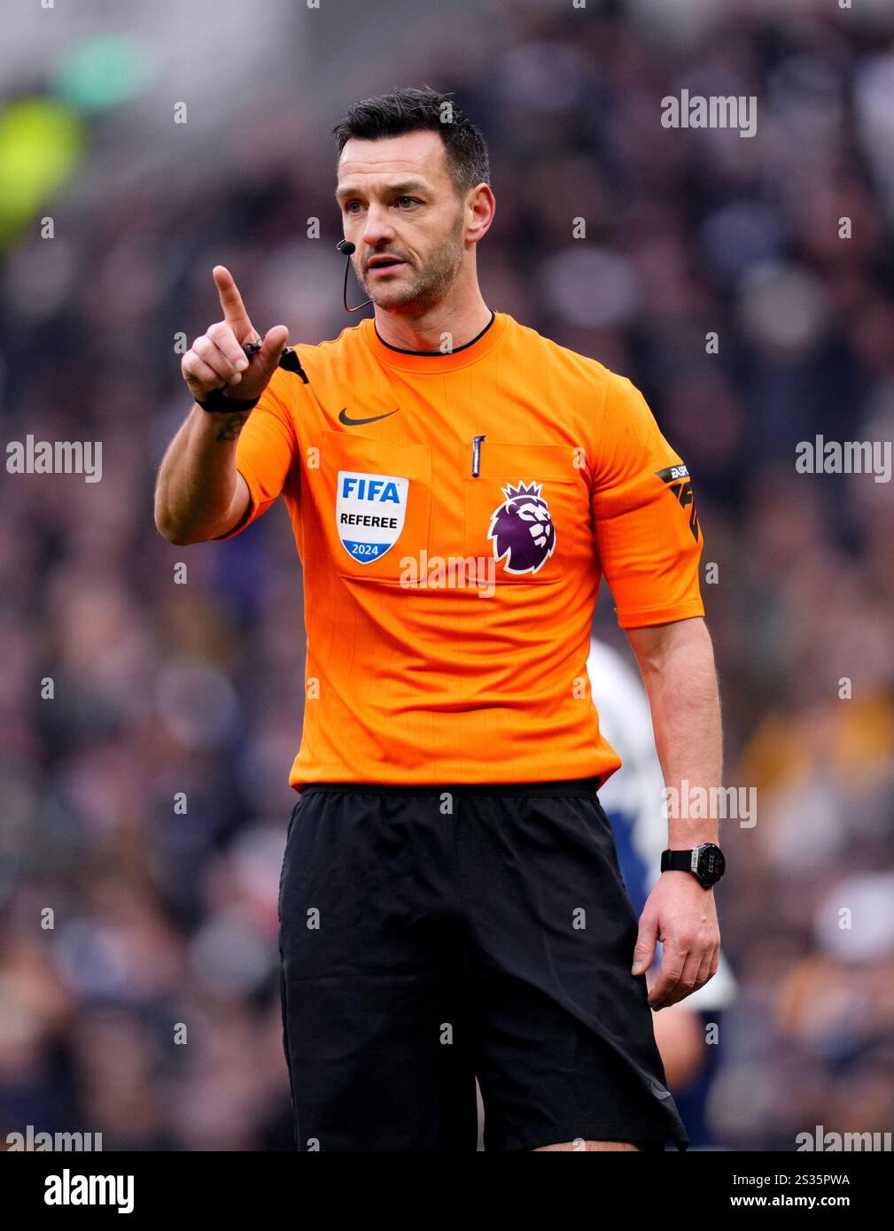Referee Andy Madley during the Premier League match at the Tottenham ...