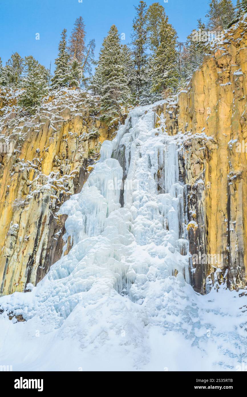 frozen palisade falls in the hyalite creek basin near bozeman, montana ...