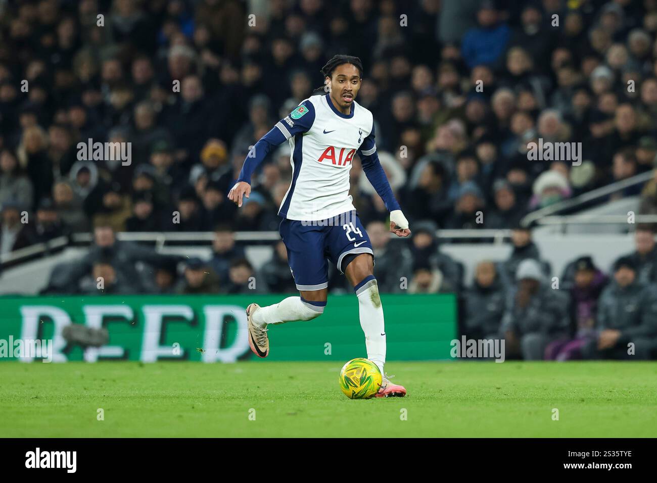 Tottenham Hotspur Stadium, London, UK. 8th Jan, 2025. Carabao Cup Semi ...