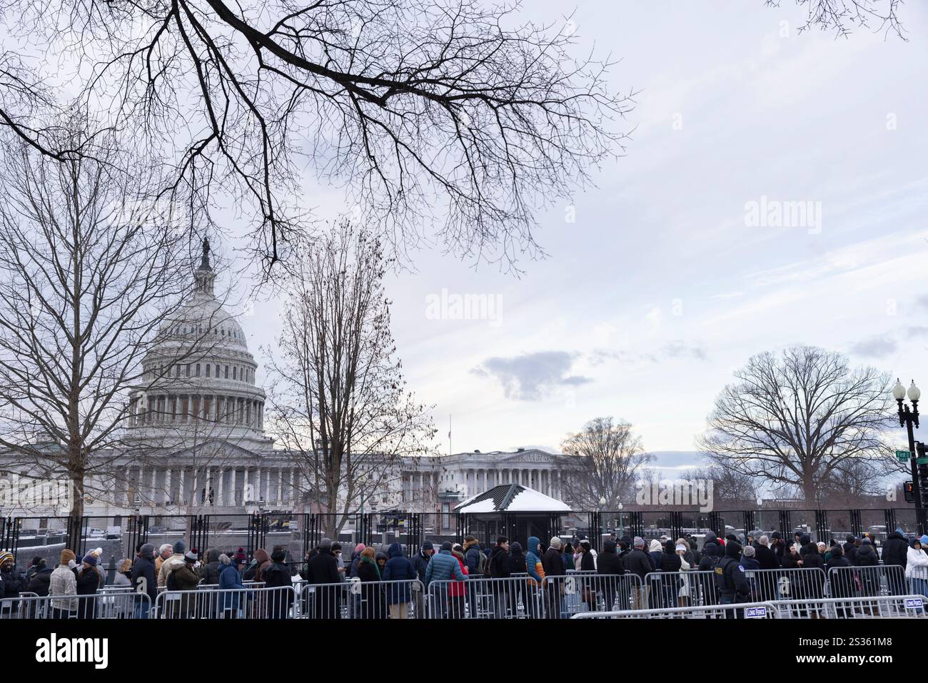 Thousands of mourners visit the U.S. Capitol, Washington DC on January ...