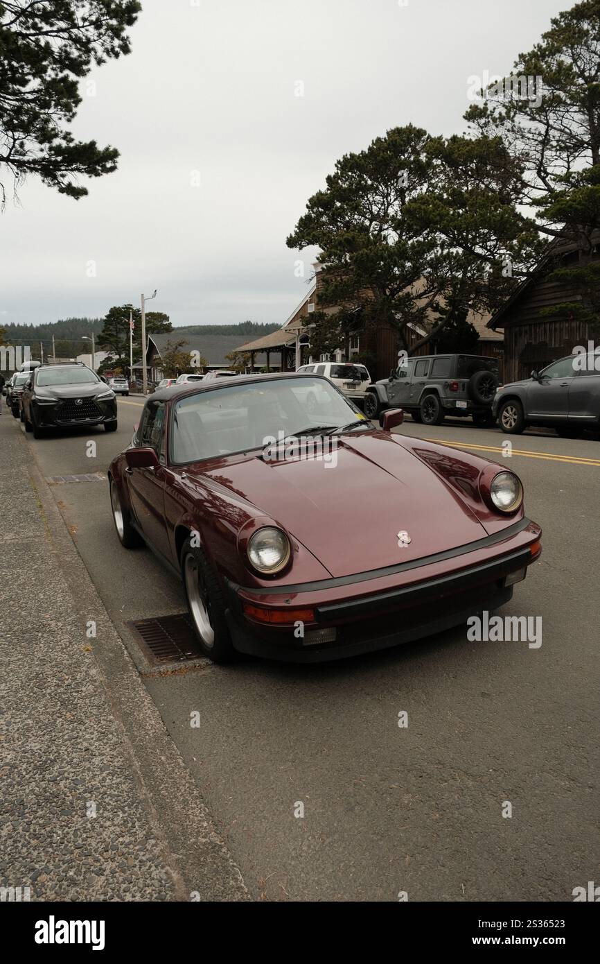 Vintage Porsche parked by the seaside Stock Photo - Alamy