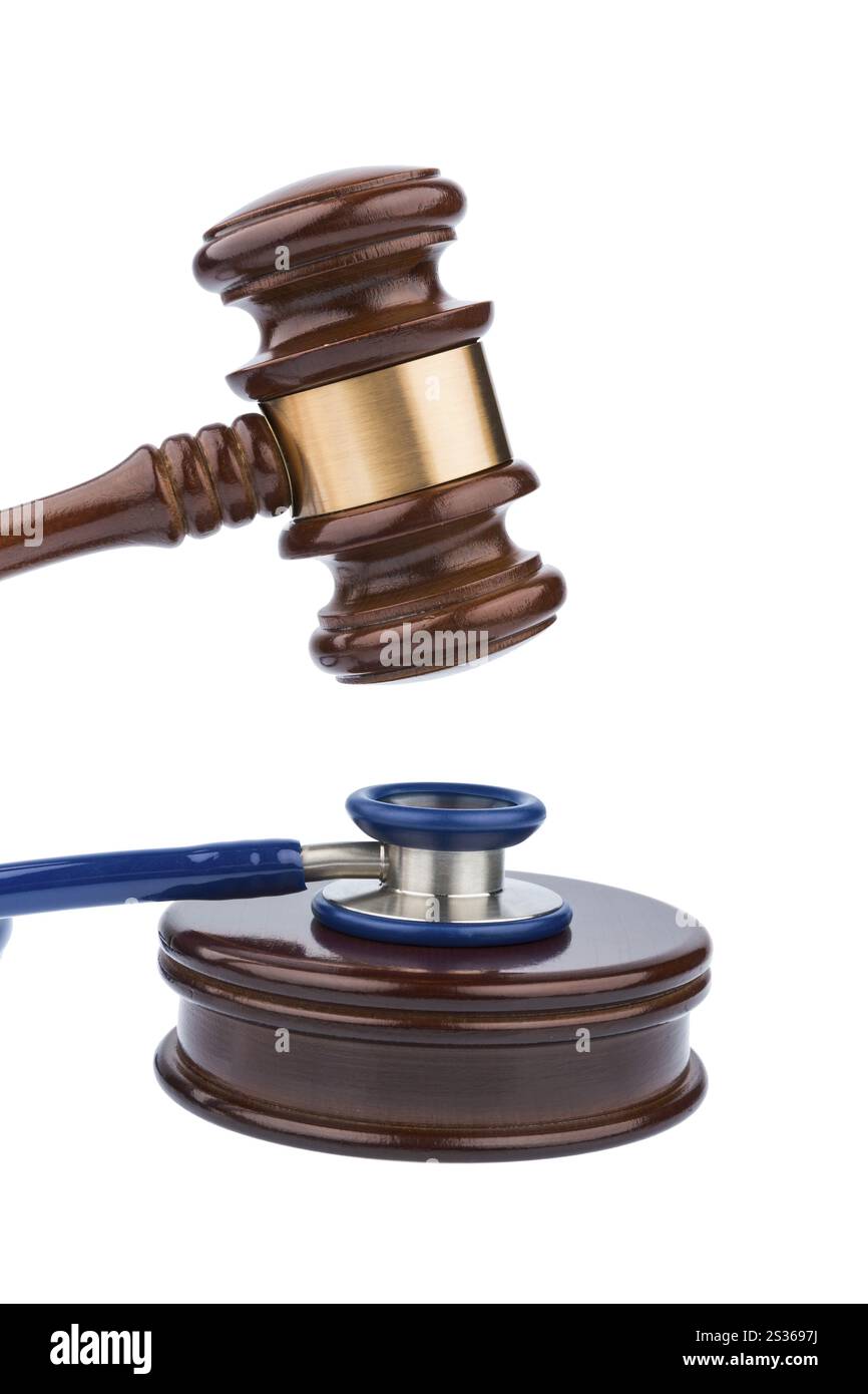 Judge's hammer and stethoscope, symbolic photo for botched work and ...