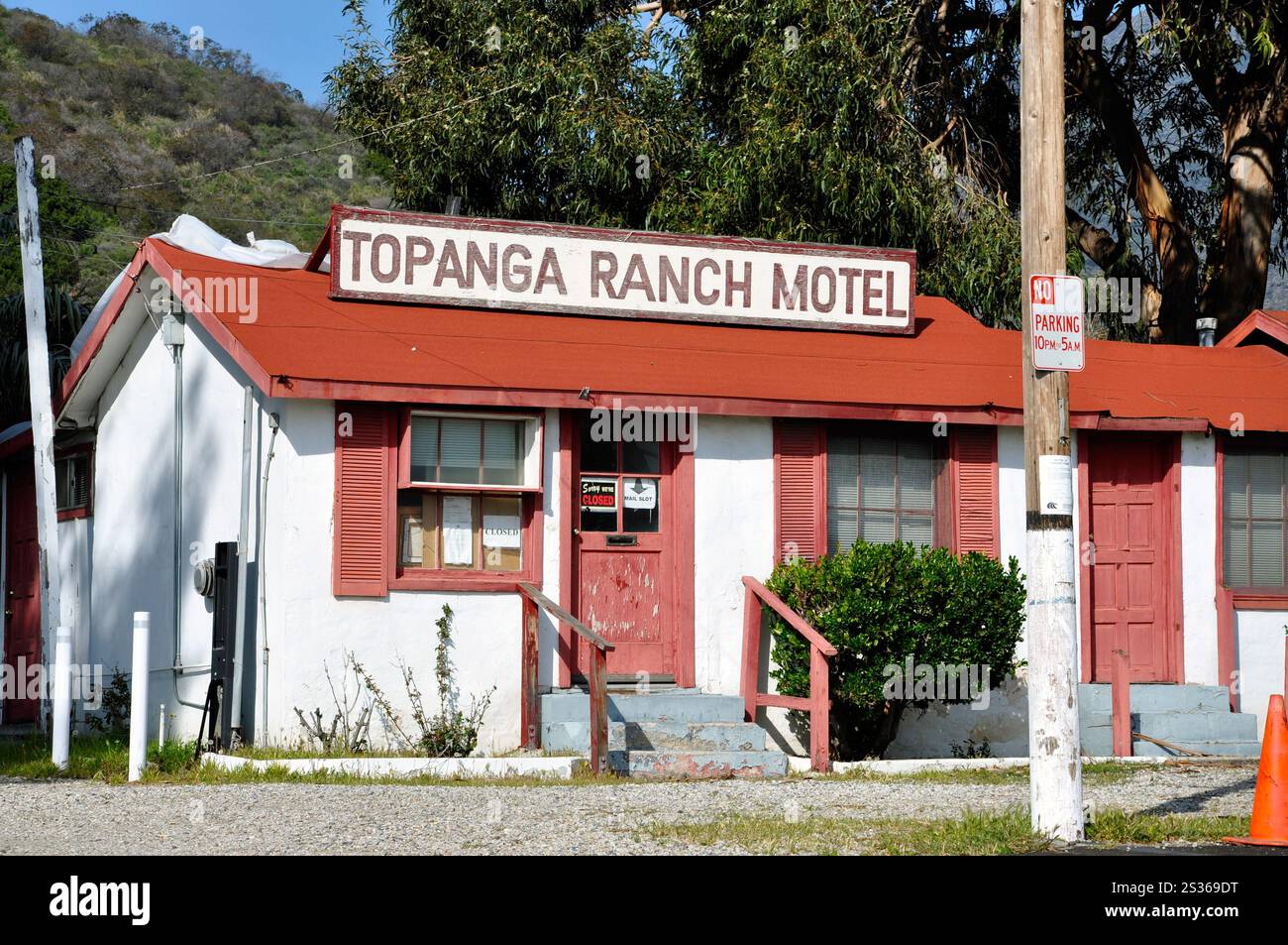 MALIBU, CALIFORNIA - FEB 5, 2011 The Topanga Ranch Motel, a Malibu ...
