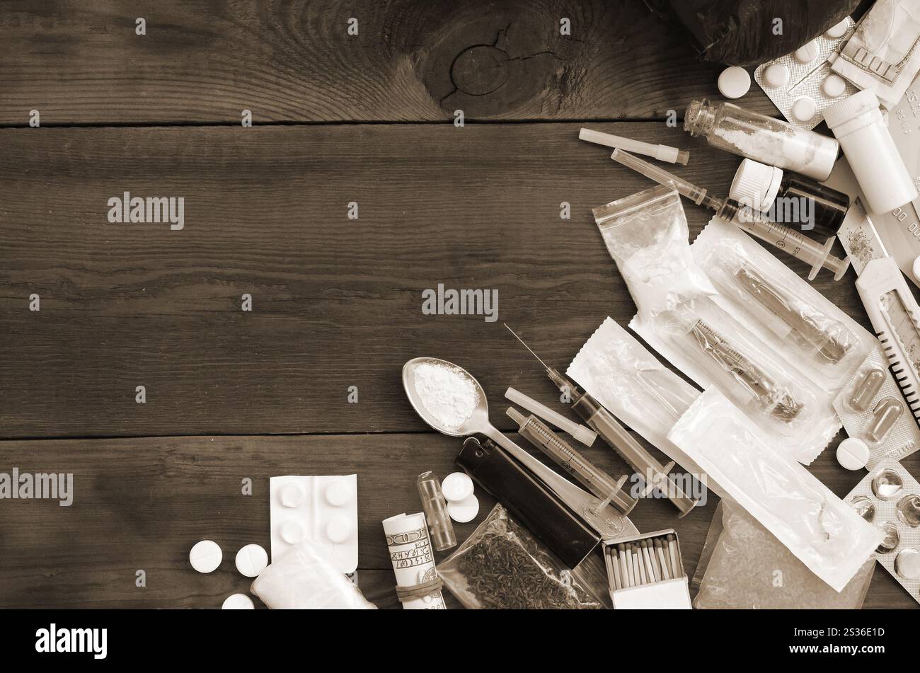 A lot of narcotic substances and devices for the preparation of drugs ...