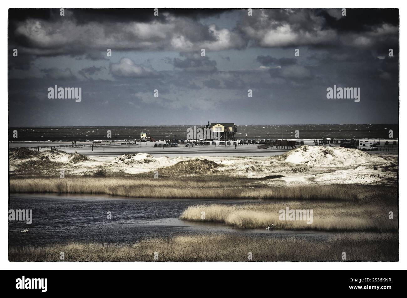 Sea and resort Cut Out Stock Images & Pictures - Alamy