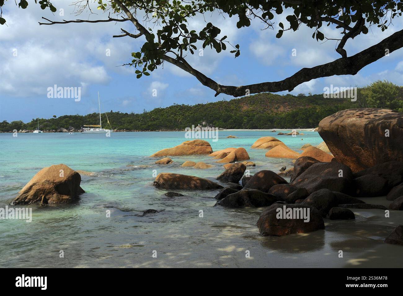 Seychelles praslin island landscape hi-res stock photography and images ...