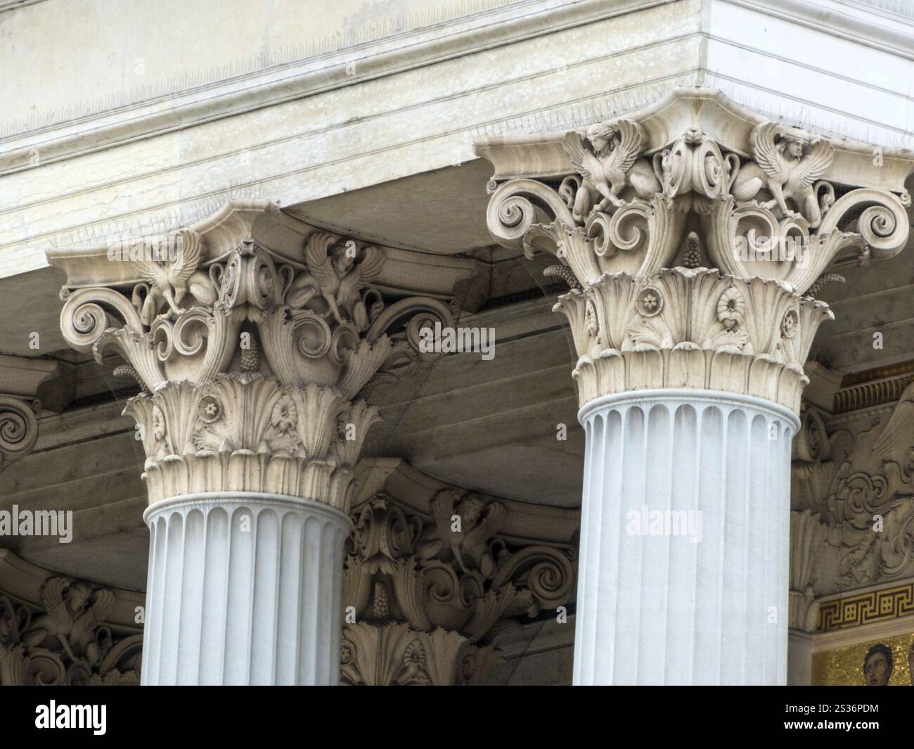 Columns at the parliament in Vienna, symbolic photo for architecture ...