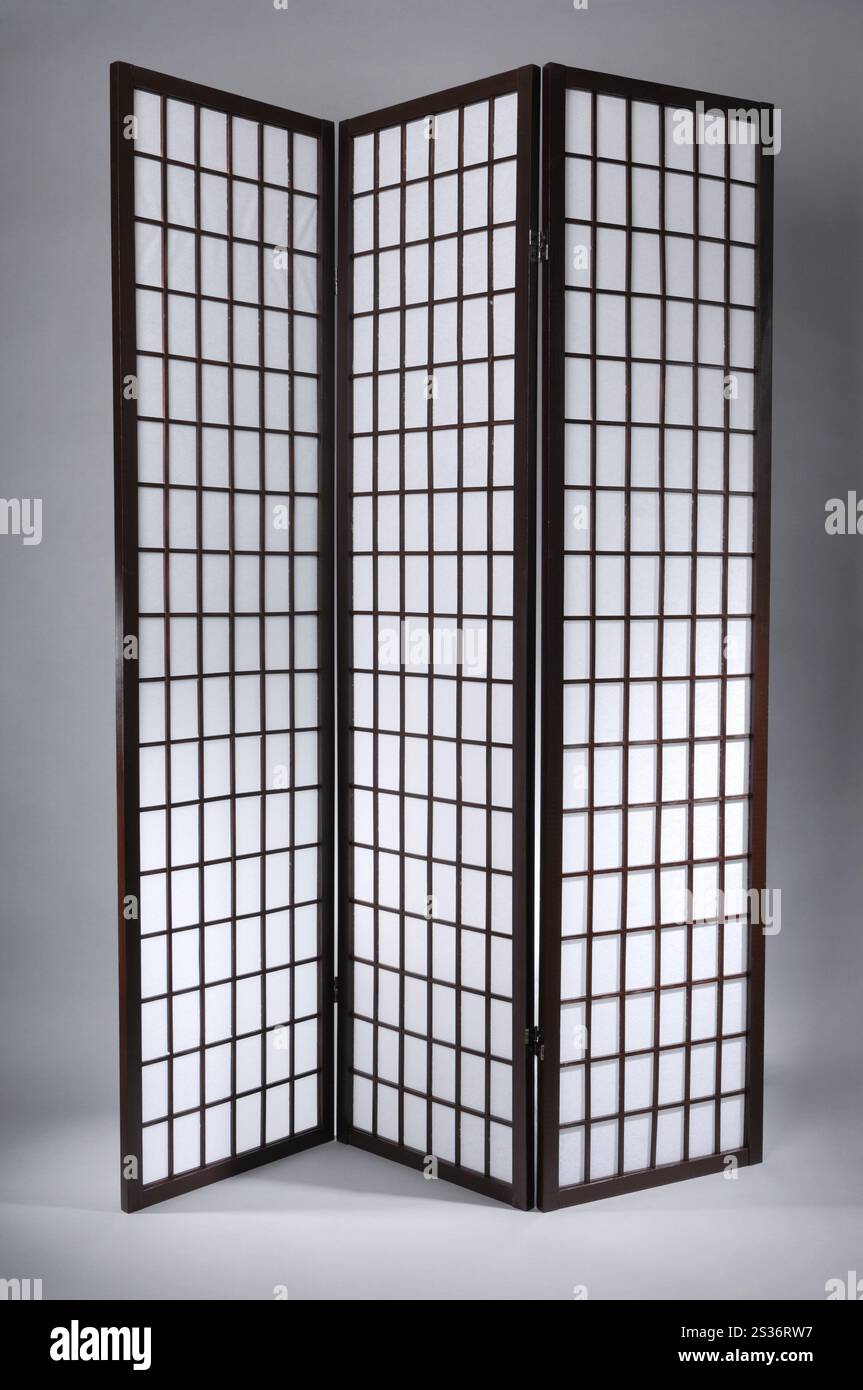 Japanese room divider Shoji screen Stock Photo - Alamy