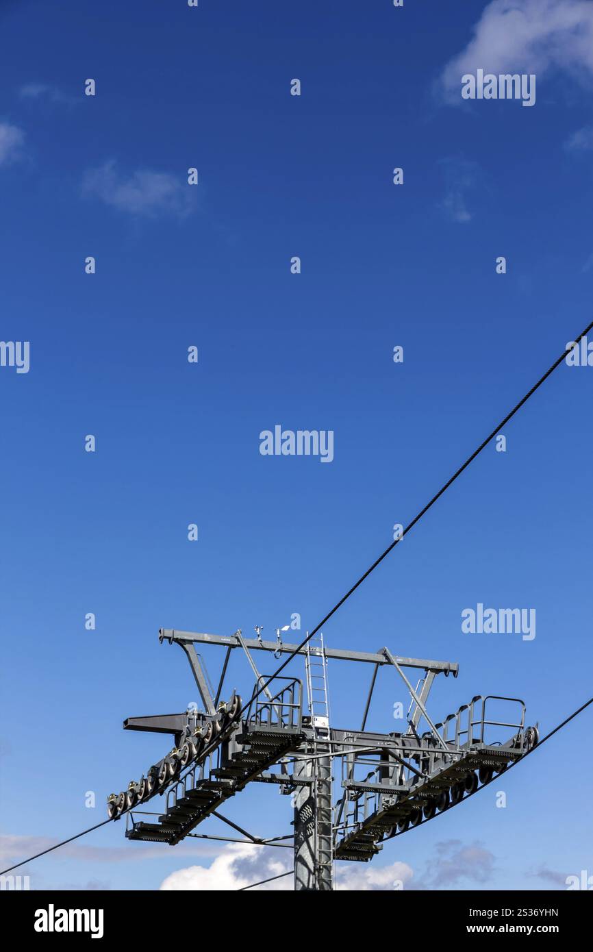 Chairlift and blue sky, symbol for transport, ski holiday Austria Stock ...