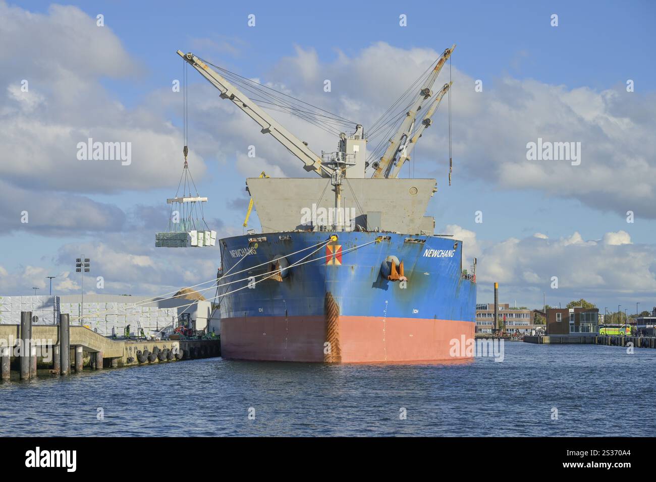 Chinese bulk carrier Newchang, seaport, Wismar, Mecklenburg-Western ...
