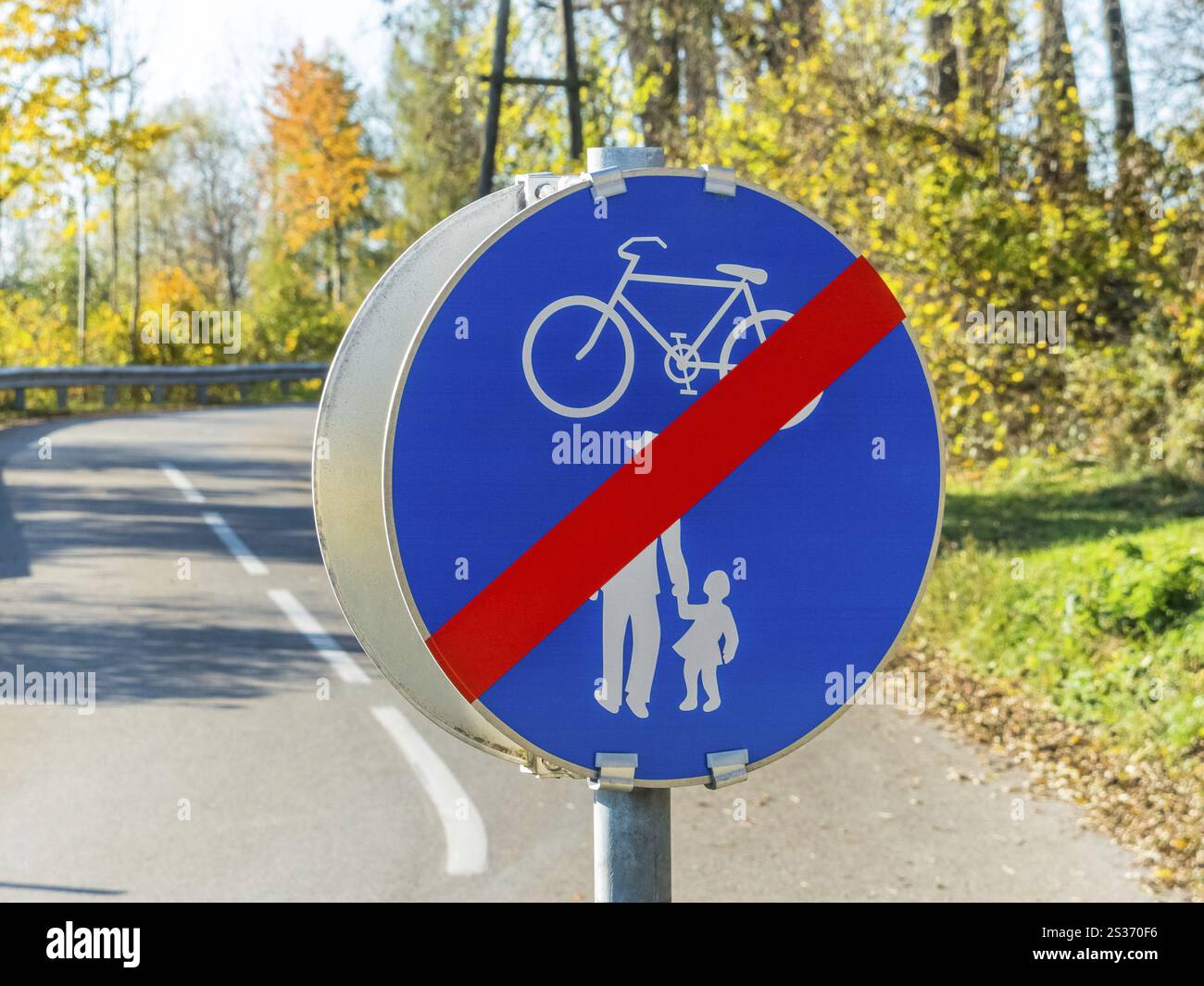 Sign for cycle path and pavement. Coexistence in road traffic Austria ...